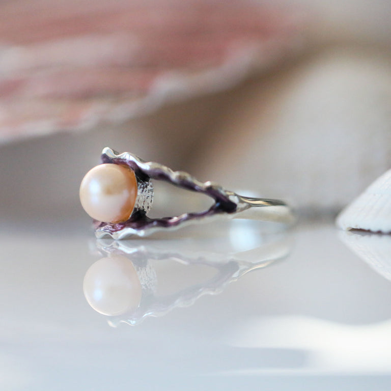 Scallop Pearl Ring in Scallop Pink Enamel – Sheila Fleet Jewellery